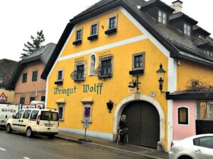 Vienna Wineries: Heuriger Guide and Map by Two Natives